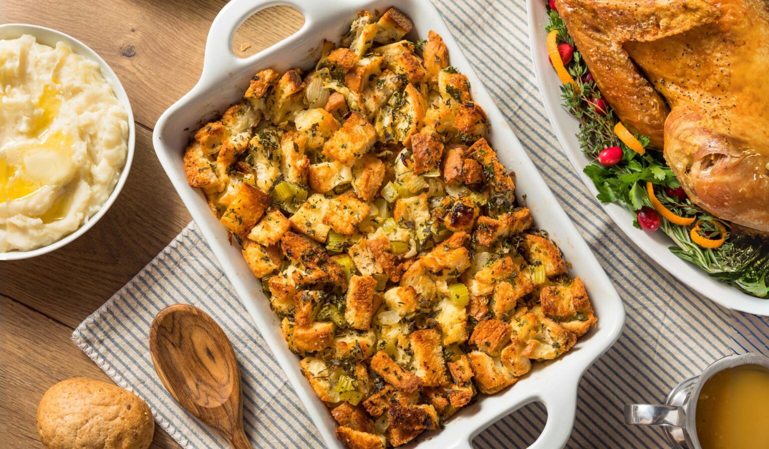 The Best Old Fashioned Cornbread Dressing recipe (So Easy!)